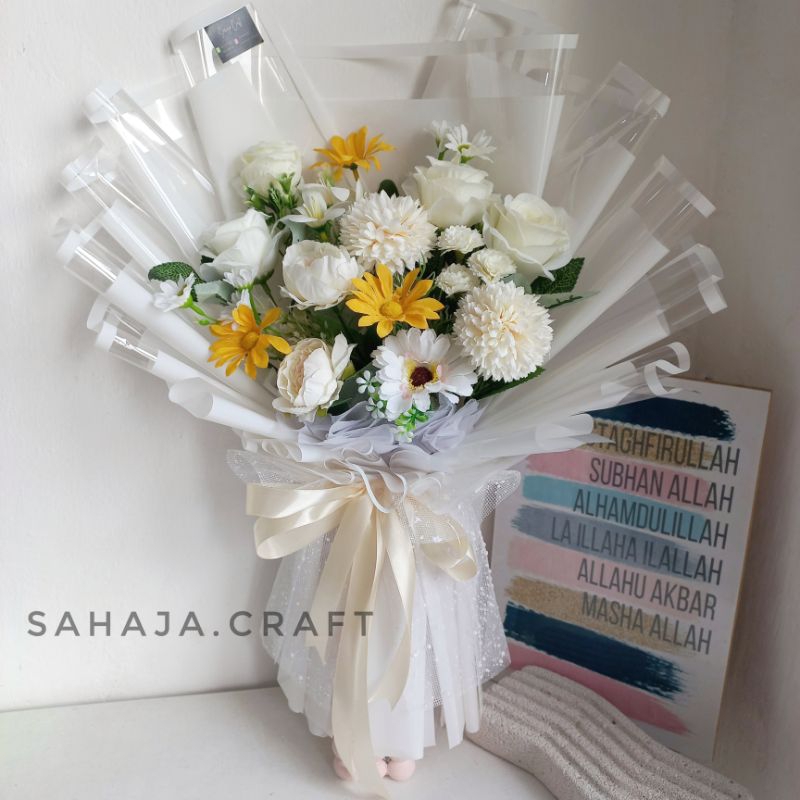 Jual Beautiful in White / Buket bunga artificial/ Buket bunga cantik ...