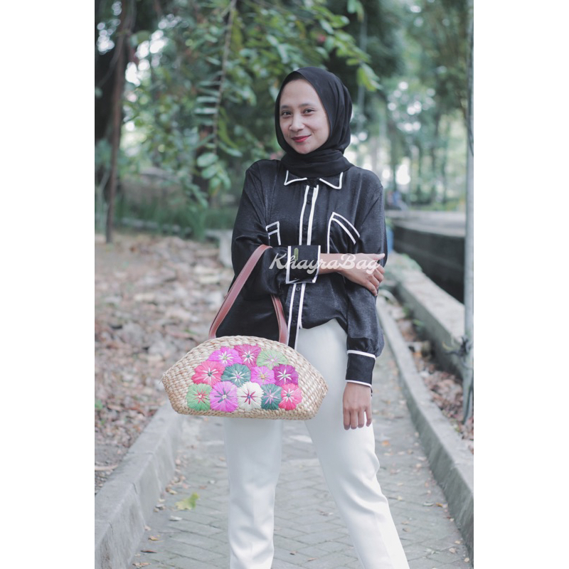 Jual Tas Enceng stupa sulam bunga | Shopee Indonesia
