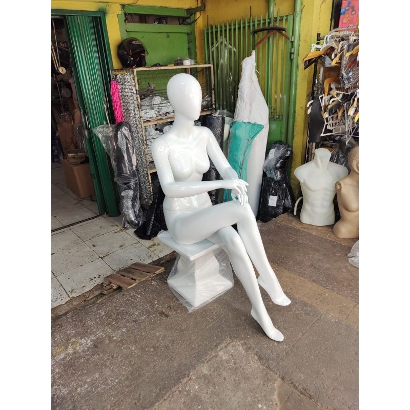 Jual Patung duduk / Manekin duduk / Manekin full body duduk / Patung ...