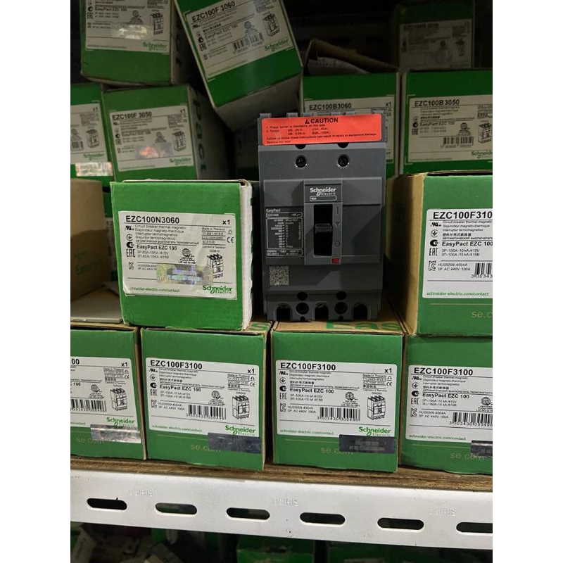 Jual MCCB SCHNEIDER EZC100N 3P 40A 18kA EZC100N3040 ORIGINAL ASLI | Shopee Indonesia