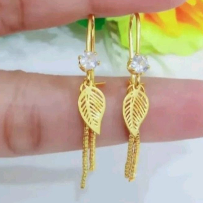 Jual Anting Desy titanium gold motif Daun perhiasan wanita anti karat ...