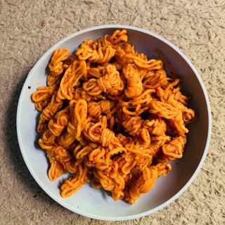 Jual MIE GULUNG 250 gram mie uwel pedas daun jeruk milung mie lilit ...