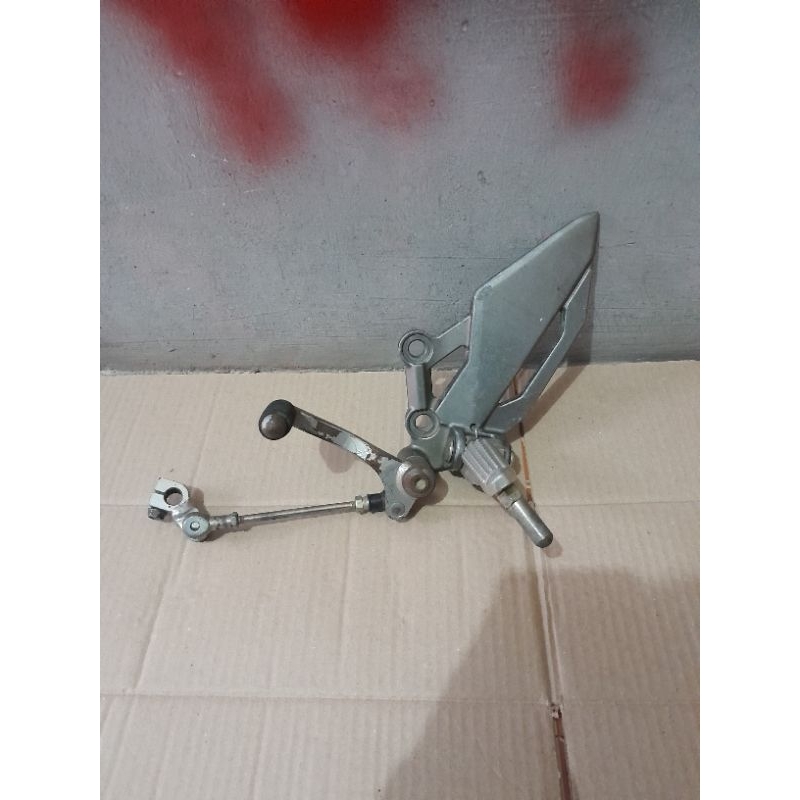 Jual Foot step depan bagian kiri Ninja 250 Fi Z250Fi original copotan ...