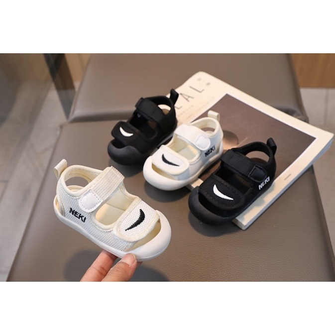 Jual SANDAL ANAK UNISEX IMPORT NEKI BLACK WHITE BAHAN LEMBUT NYAMAN ...