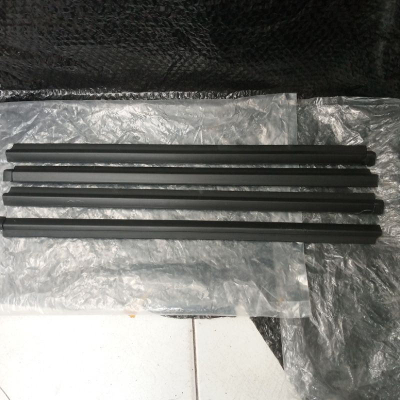 Jual Karet pelipit kaca luar Grand-max Luxio Blinvan Original | Shopee ...
