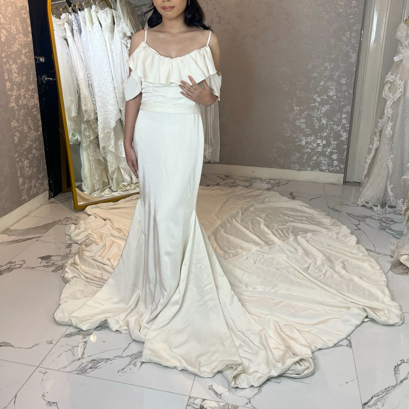 Jual gaun pengantin ex bridal mermaid ala korea preloved ekor 2meter ...