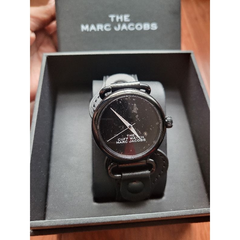 Jual New Marc Jacobs The Cuff Quartz Black Dial Watch Ladies | Shopee ...
