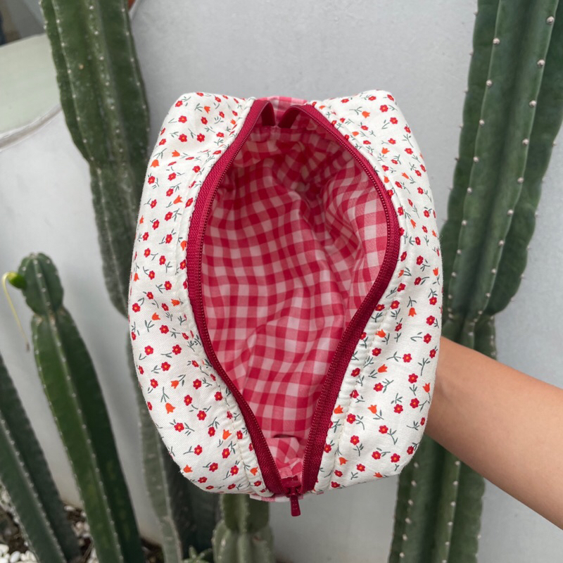 Jual Red Floral Pouch by marsyanda.studio | pouch make up | pouch serba guna | Shopee Indonesia