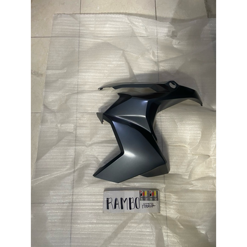 Jual cover sayap kiri atau garnish kiri GREY NEW ADV 160 2024 ORIGINAL ...