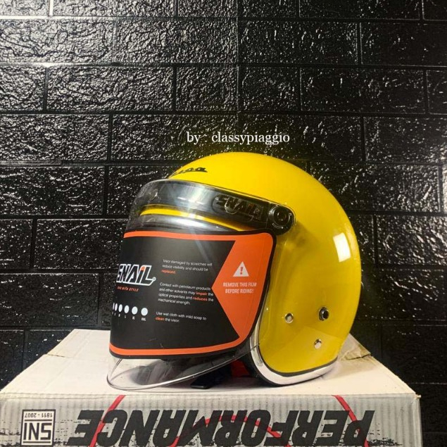 Jual Helm Vespa Kuning Glossy List Chrome Lengkap Dengan Kaca Full Face ...