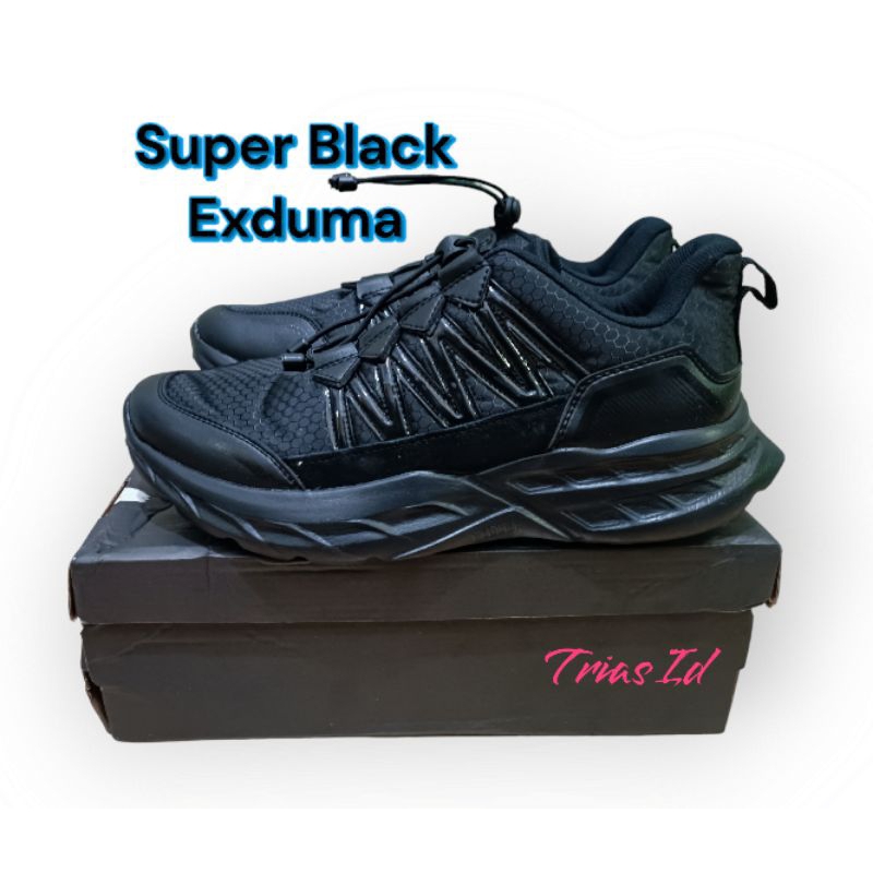 Jual Sepatu lari merk exduma/sepatu fullblack buat sekolah kuliah kerja ...
