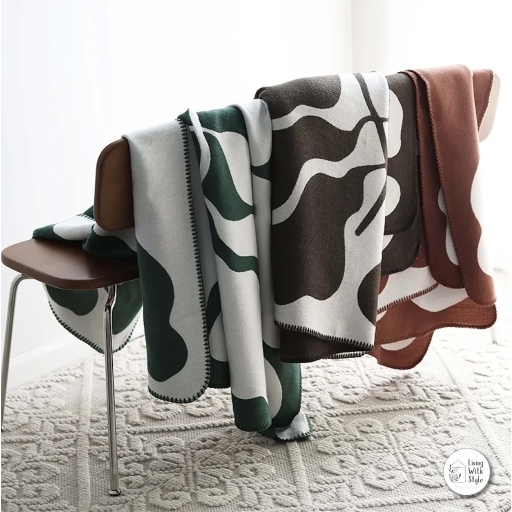 Jual Living With Style - Aesthetic Abstract Floral Blanket / Selimut ...