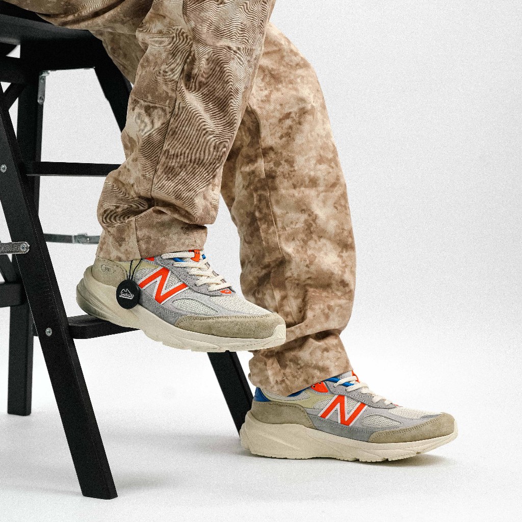 Jual New Balance 990V6 MiUSA KITH x Madison Square Garden Sandrift ...