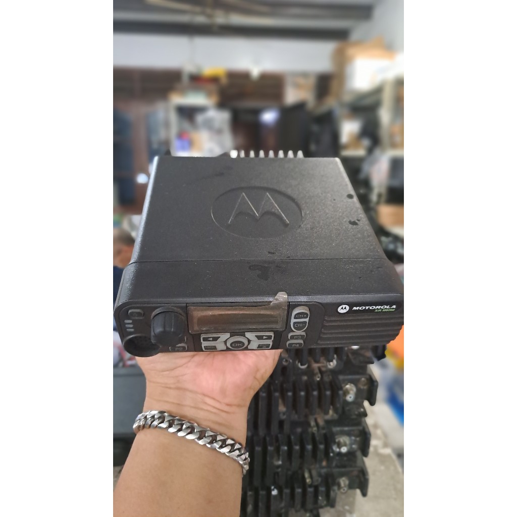 Jual RIG MOTOROLA XIR M8268 UHF 403 MHZ MOTOTRBO XIR M 8268 LENGKAP ...