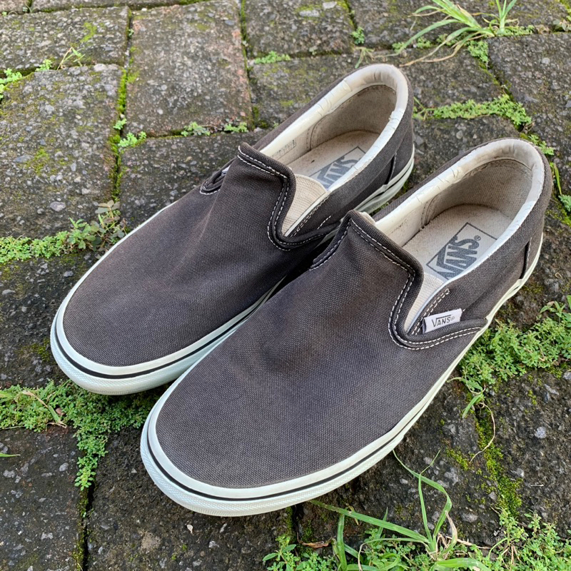 Jual sepatu bekas pakai original | Shopee Indonesia