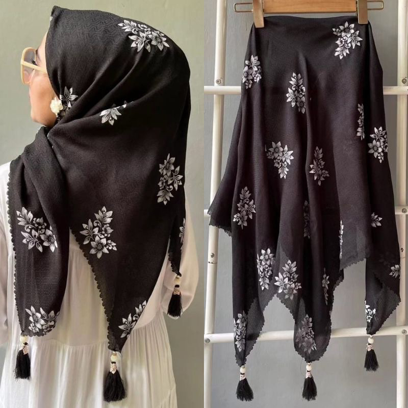 Jual HIJAB SEGI EMPAT BUNGA LILY || HIJAB POTTON STAR MOTIF VIRAL ...