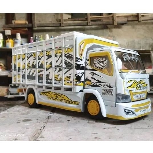 Jual mobil truk oleng mainan anak canter full lampu LEed bisa belok ...