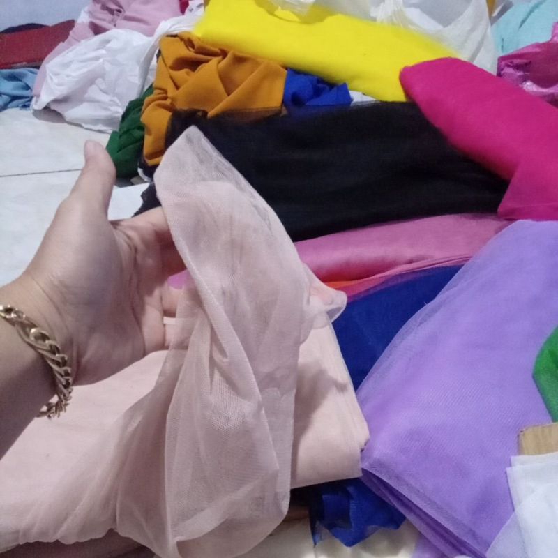 Jual ready rok tile atau tule sudah di potong jigjag seperti di gambar ...