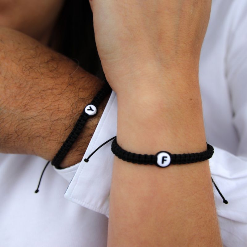 Jual Gelang Couple + Inisial Huruf Putih Tali Rajut | Shopee Indonesia