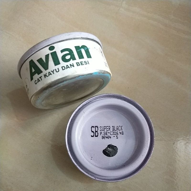 Jual Cat kayu besi Avian 25cc warna SuperBlack | Shopee Indonesia