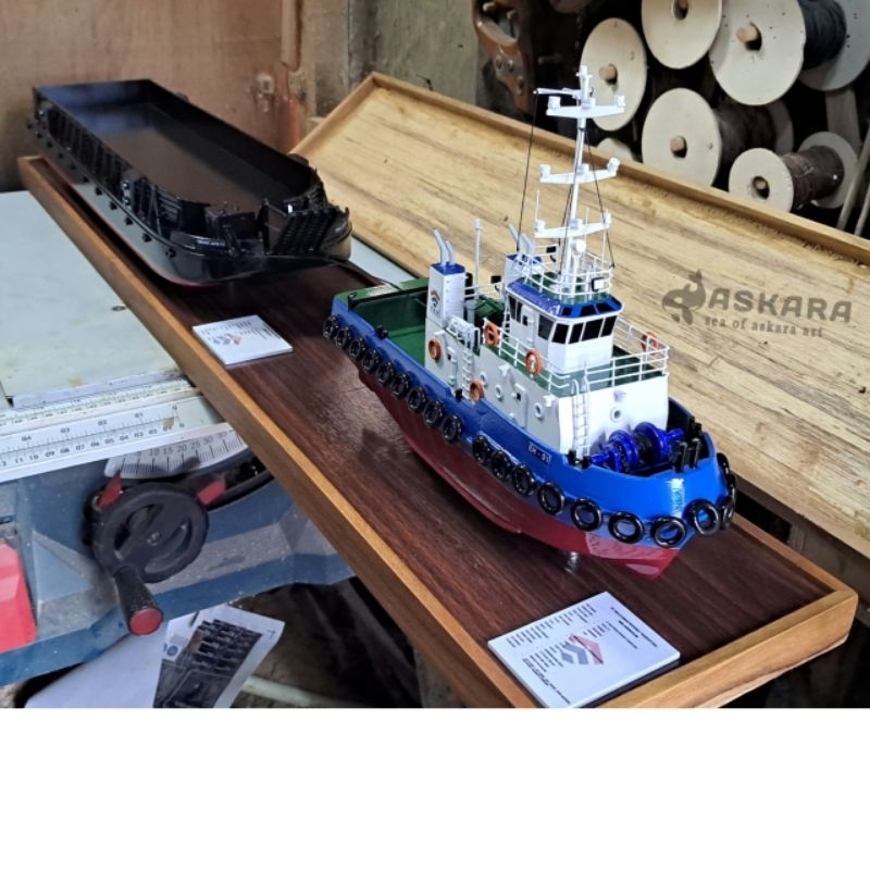 Jual Miniatur Kapal Tugboat dan Tongkang 1 set | Shopee Indonesia