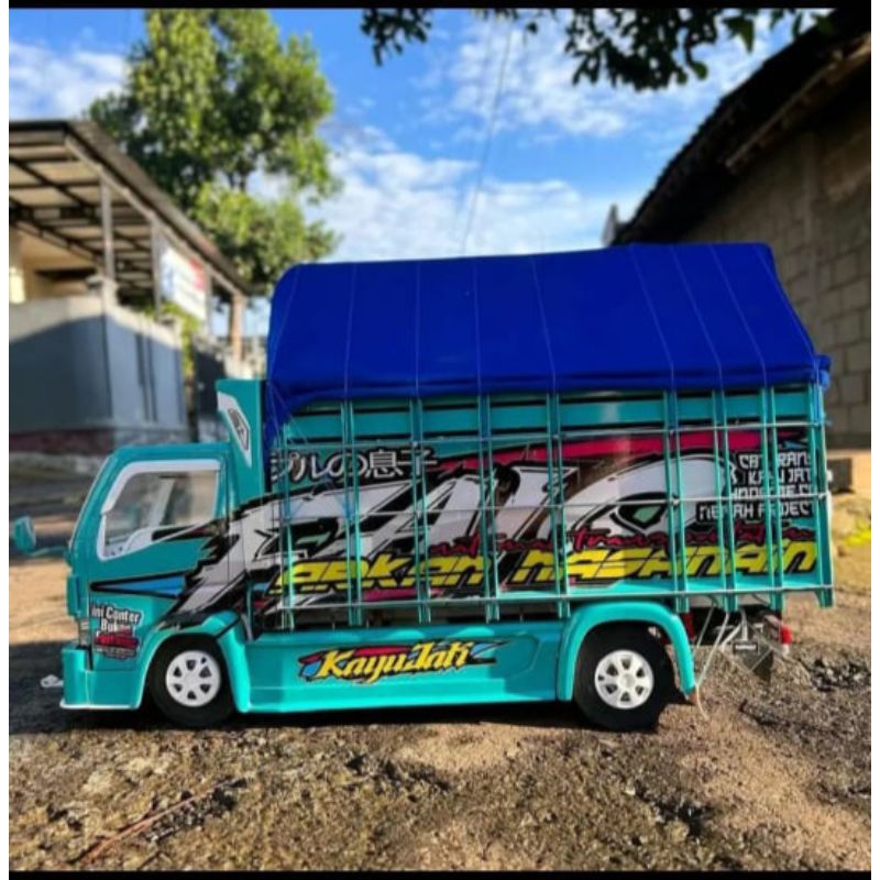 Jual MINIATUR TRUK OLENG KAYU ASLI MAINAN ANAK-ANAK KEKINIAN TRUK OLENG ...
