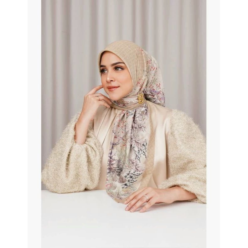 Jual Hijab Buttonscarves Jilbab Segi Empat Buttonscarves | Shopee Indonesia