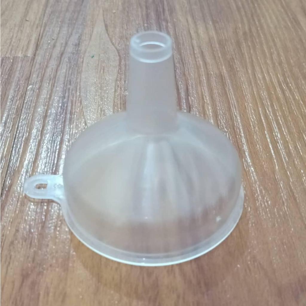 Jual Corong Plastik Mini Transparan Kecil untuk cairan | Shopee Indonesia