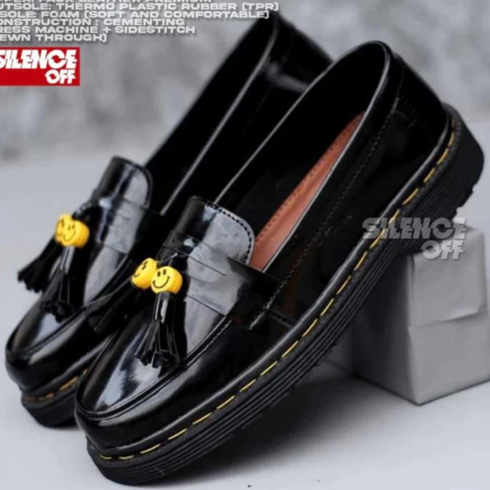 Jual sepatu slip on smile glossy metalic docmart dockmart loafers pria ...