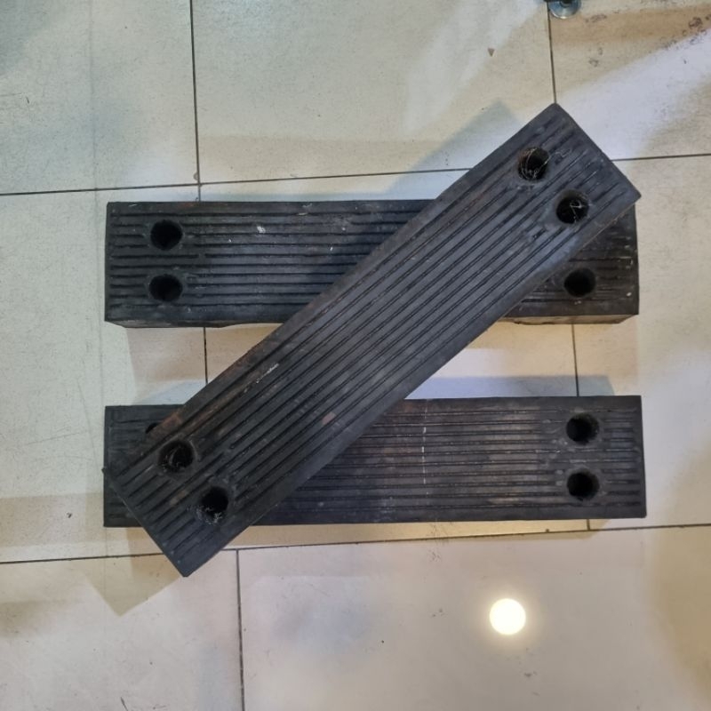 Jual Step Pilot Ladder / Pijakan Karet Tangga Kapal - Rubber Step ...