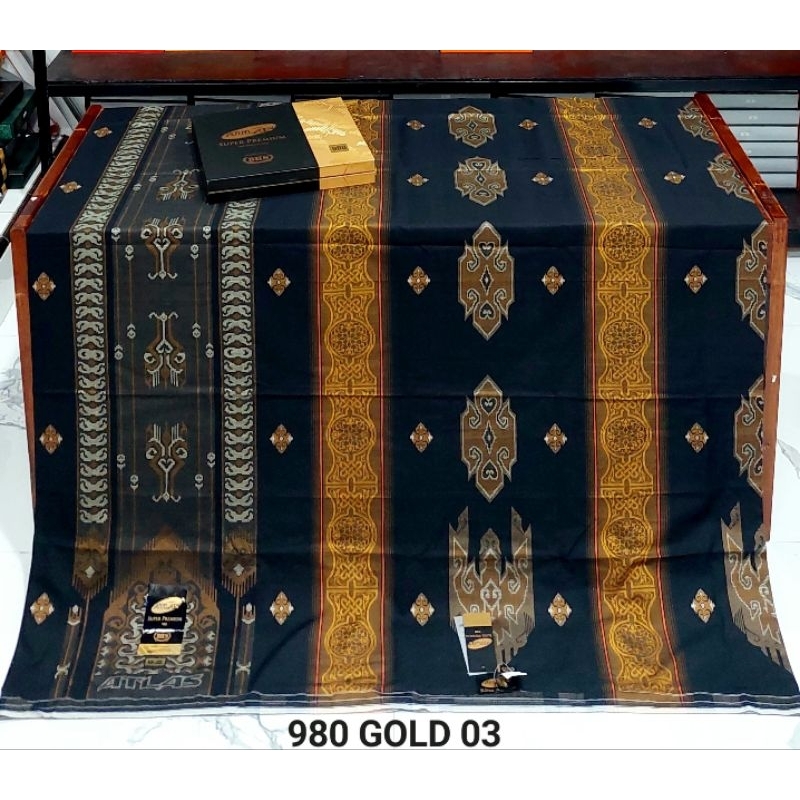 Jual SARUNG ATLAS SUPER PREMIUM 980 KUALITAS GOLD DAN SILVER (ORIGINAL) | Shopee Indonesia