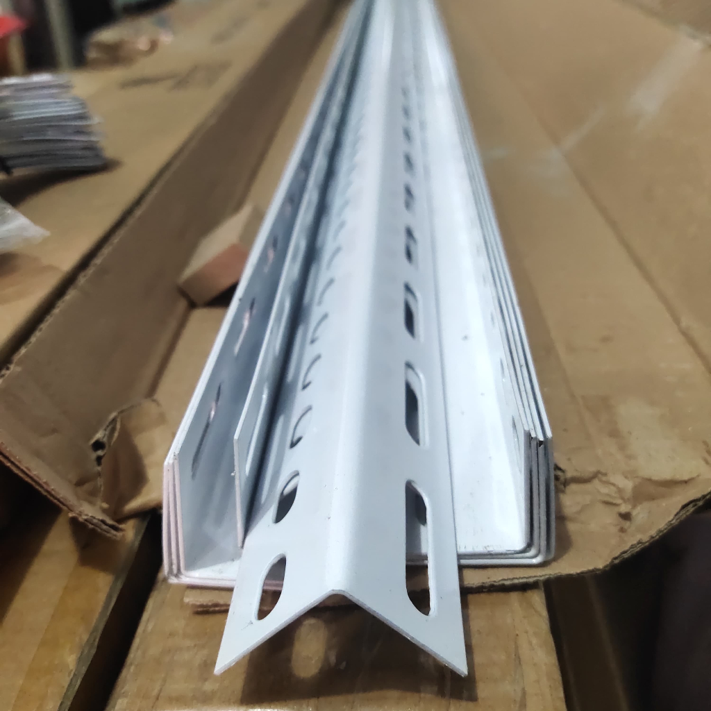 Jual Besi Siku / Rak Siku / SIKU LUBANG TEBAL 1,3 MM BESI SIKU PUTIH ...