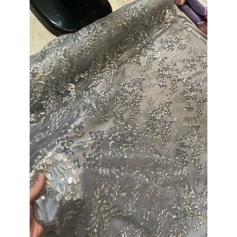 Jual Bahan Kain Kebaya Tile Brokat Payet Gracia Warna Silver Abu ...