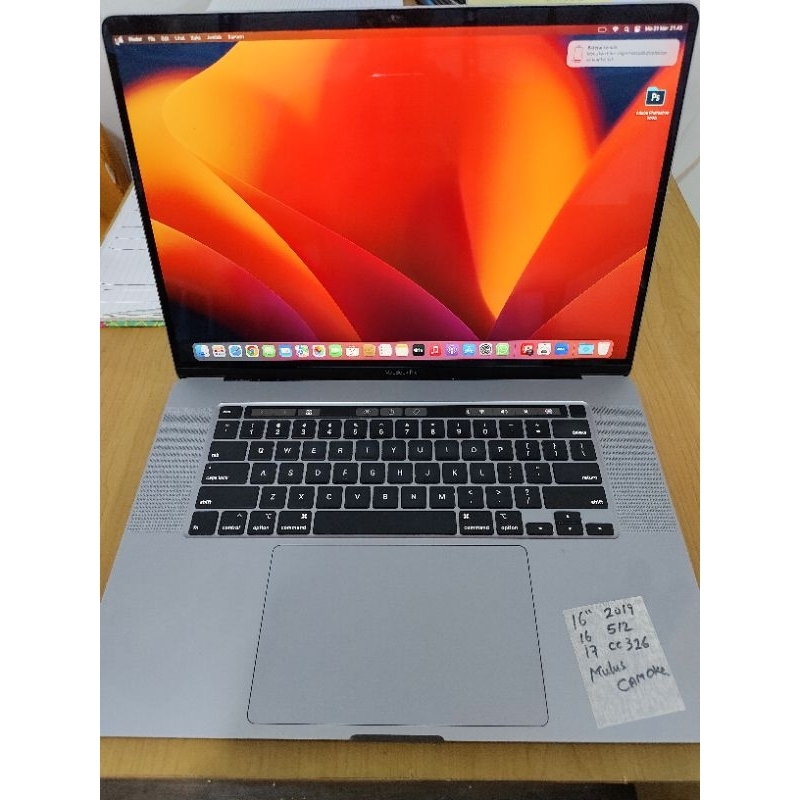 Jual Sale..Macbook Pro 16 in 2019(touchbar) Ram64 Ssd1tera Core i9 Dual(2) Vga warna grey Mulus ...