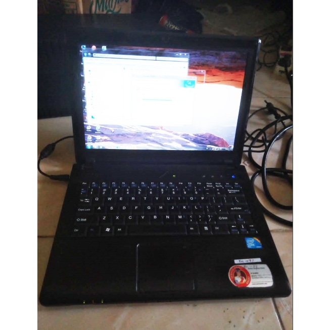 Jual Laptop murah 500 ribu an axioo neon 12 inch | Shopee Indonesia