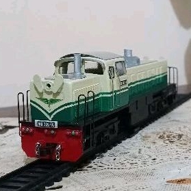 Jual miniatur kereta api indonesia lokomotif vintage BB300 16 skala 87 ...