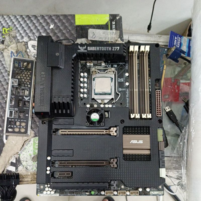 Jual mainboard Asus sabertooth z77 DDR3 procsesor core i7-3770k gen3 ...