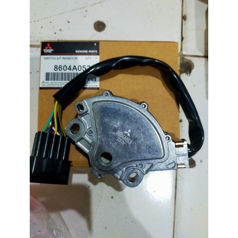 Jual SWITCH AUTOMATIC CASE INHIBITOR PAJERO SPORT 8604A053 | Shopee ...