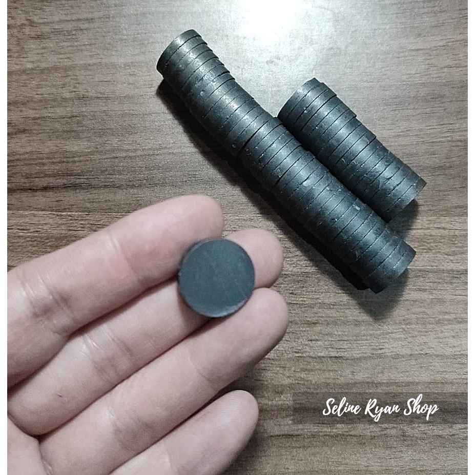 Jual Magnet Kulkas / Magnet DIY Bundar / Magnet Koin Hitam | Shopee ...