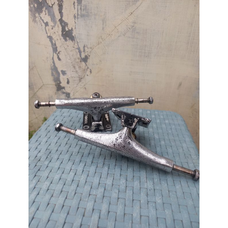 Jual Skateboard Truck Thunder Light 147 Second | Shopee Indonesia