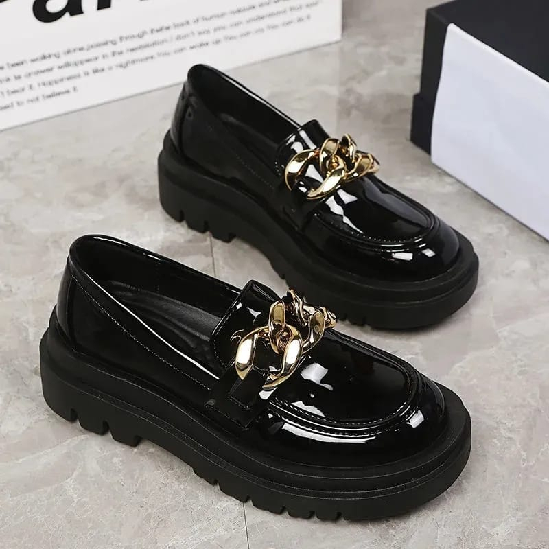 Jual Sepatu Docmart Wanita Model Rantai Gold Sepatu Loafers Wanita ...
