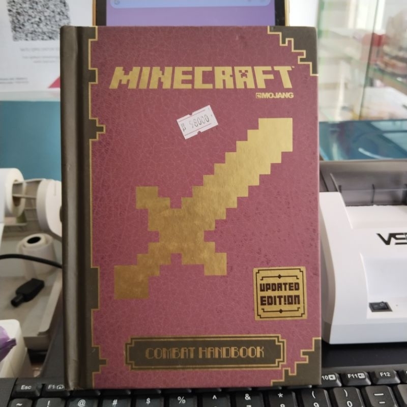 Jual Buku anak preloved second bekas Mojang MINECRAFT COMBAT HANDBOOK ...