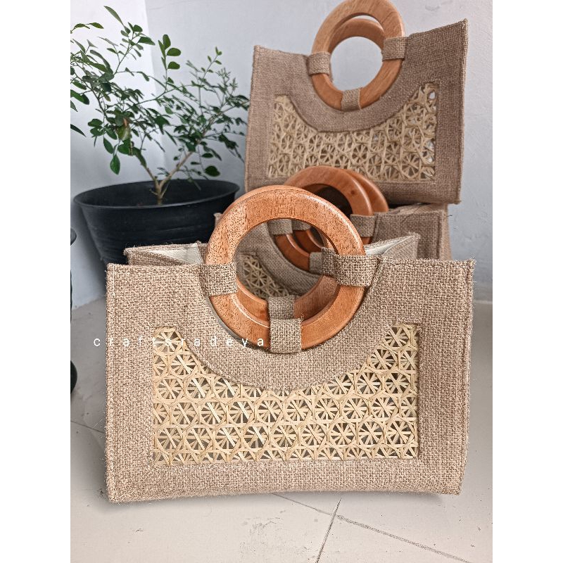 Jual TAS GONI KOMBINASI ANYAMAN BAMBU Handle KAYU BULAT / Tas goni ...