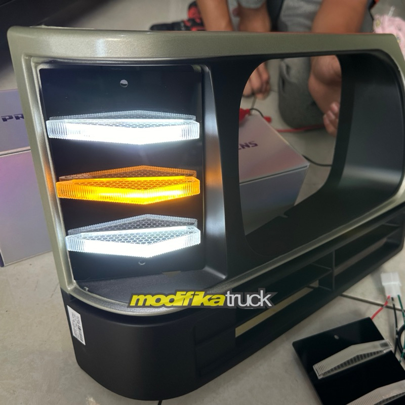 Jual Lampu pipi L300 model cakar sein l300 slim frame custom | Shopee ...