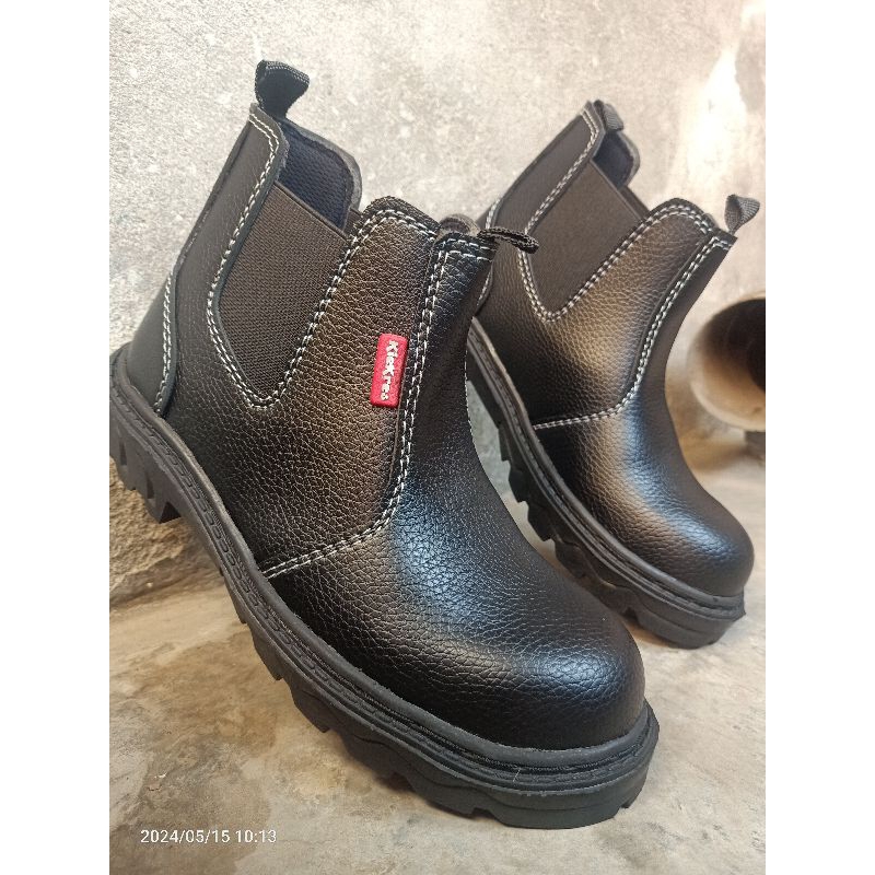 Jual sepatu safety semi boot karet elastis hitam slip on ujung besi ...