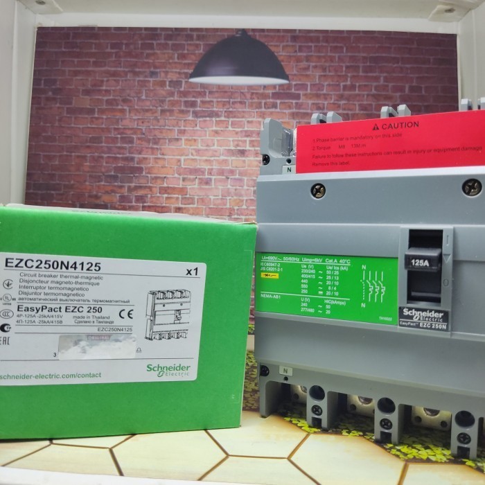 Jual MCCB / BREAKER SCHNEIDER EZC250N 4P 125A 25ka 4Pole EZC250N4125 125 A | Shopee Indonesia
