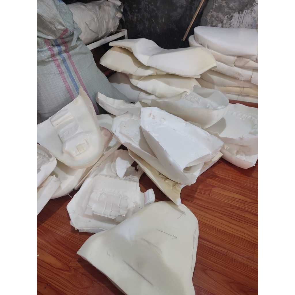 Jual busa jok motor bekas atau rijek baru segala jenis motor karungan ...