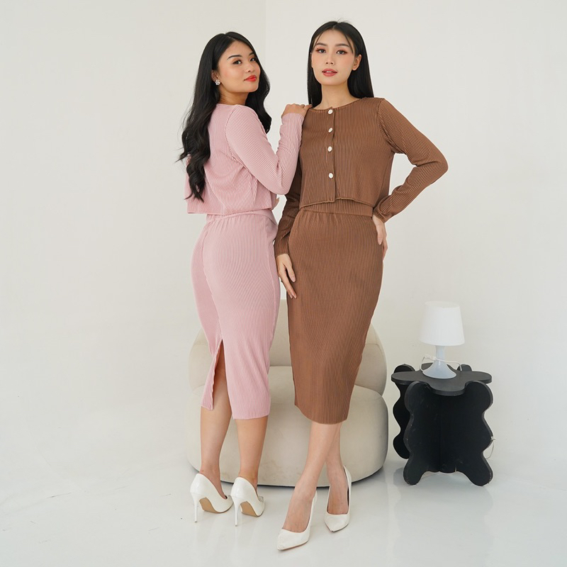 Jual Mile plisket knit one set (atasan rok wanita) | Shopee Indonesia