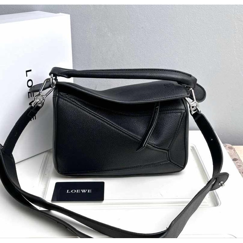 Jual tas loewe tote vip italy | Shopee Indonesia