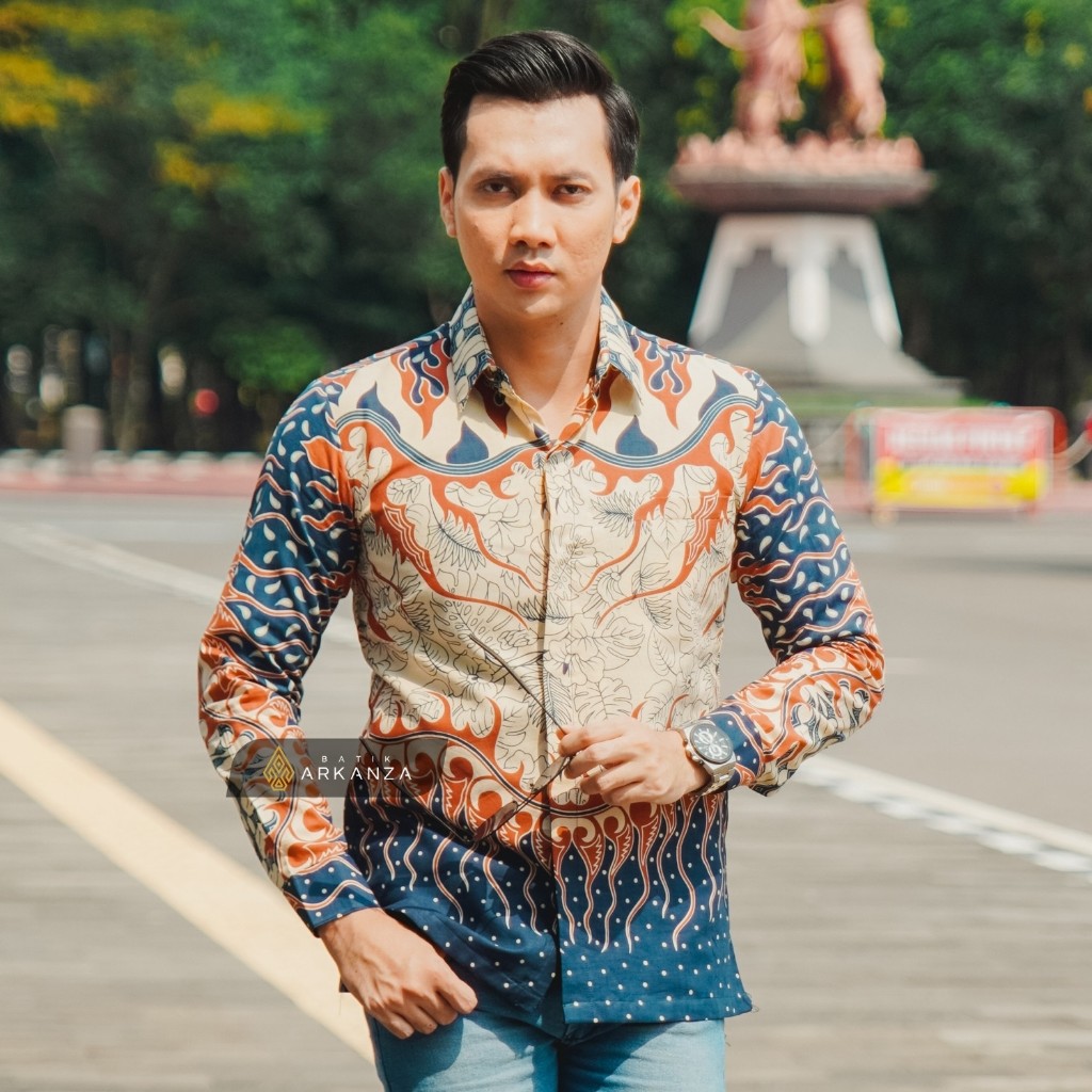 Jual BATIK ARKANZA Motif Kertajati Biru Kemeja Batik Pria Lengan Panjang Slimfit Premium Bahan ...